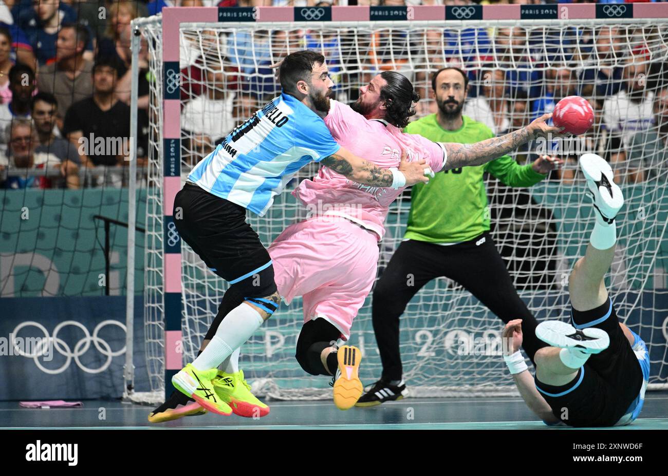 Paris, France. 2nd Aug, 2024. Elohim Prandi (2nd L) of France competes ...