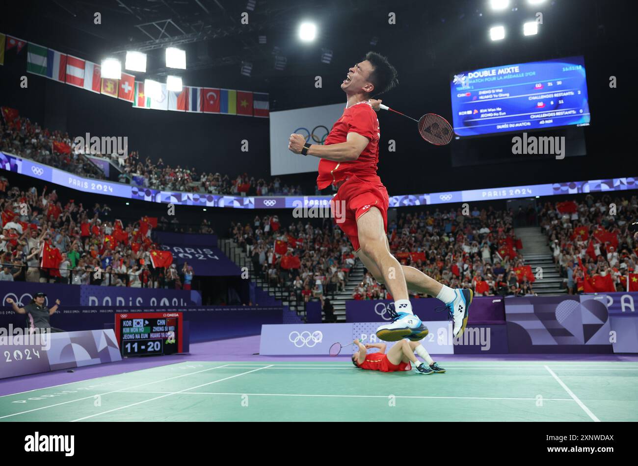Paris, France. 2nd Aug, 2024. Zheng Siwei of China celebrates after ...