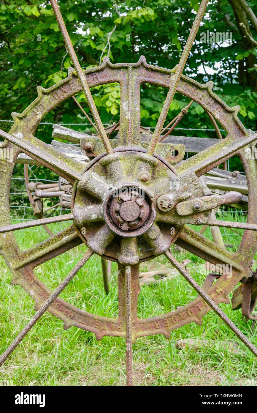 Rustic mechanics hi-res stock photography and images - Alamy