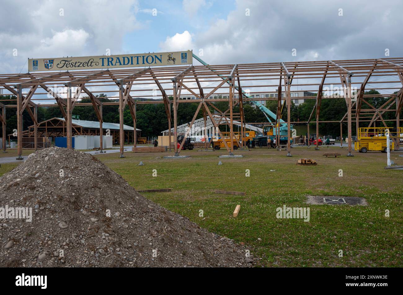 Muenchen, Aufbau zum 189. Muenchner Oktoberfest auf der Theresienwiese ...