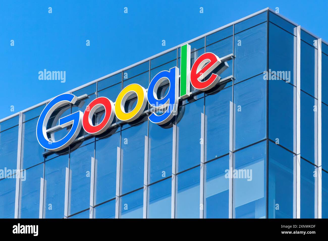 Google canada logo hi-res stock photography and images - Alamy