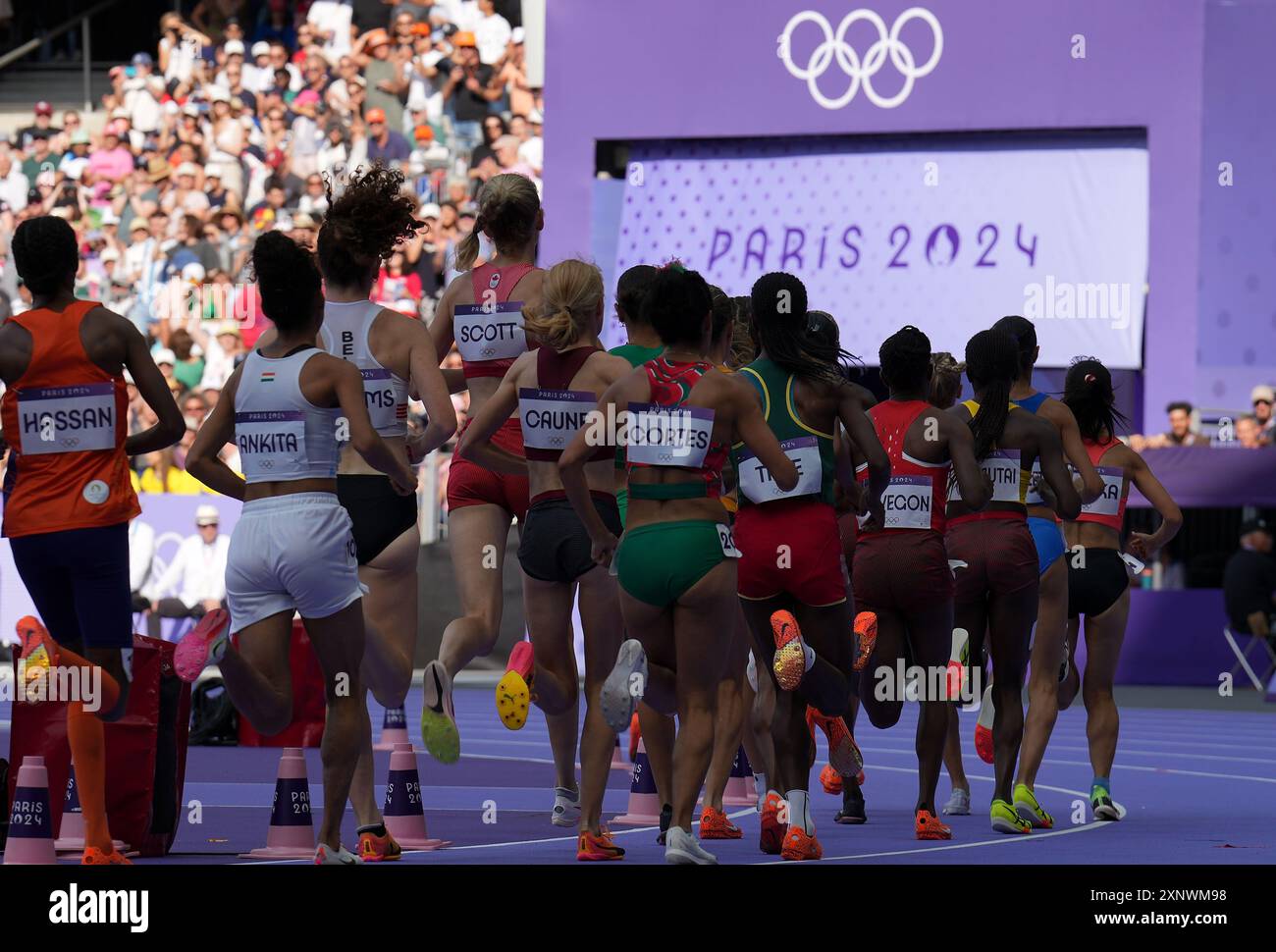 Paris, France. 2nd Aug, 2024. Athletes compete during the women's 5000m ...