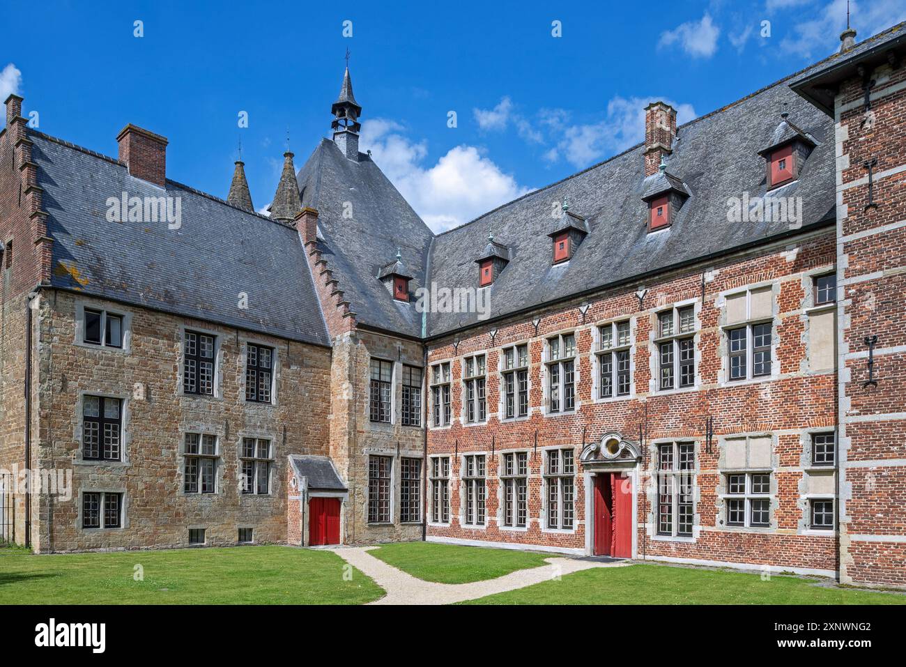 Courtyard at Kasteel van Laarne, 14th century medieval moated castle ...