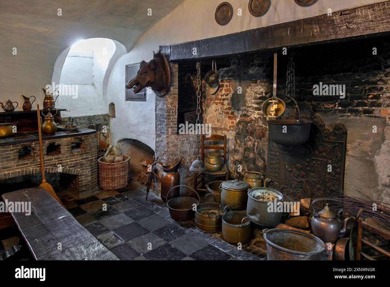 Medieval kitchen hi-res stock photography and images - Alamy