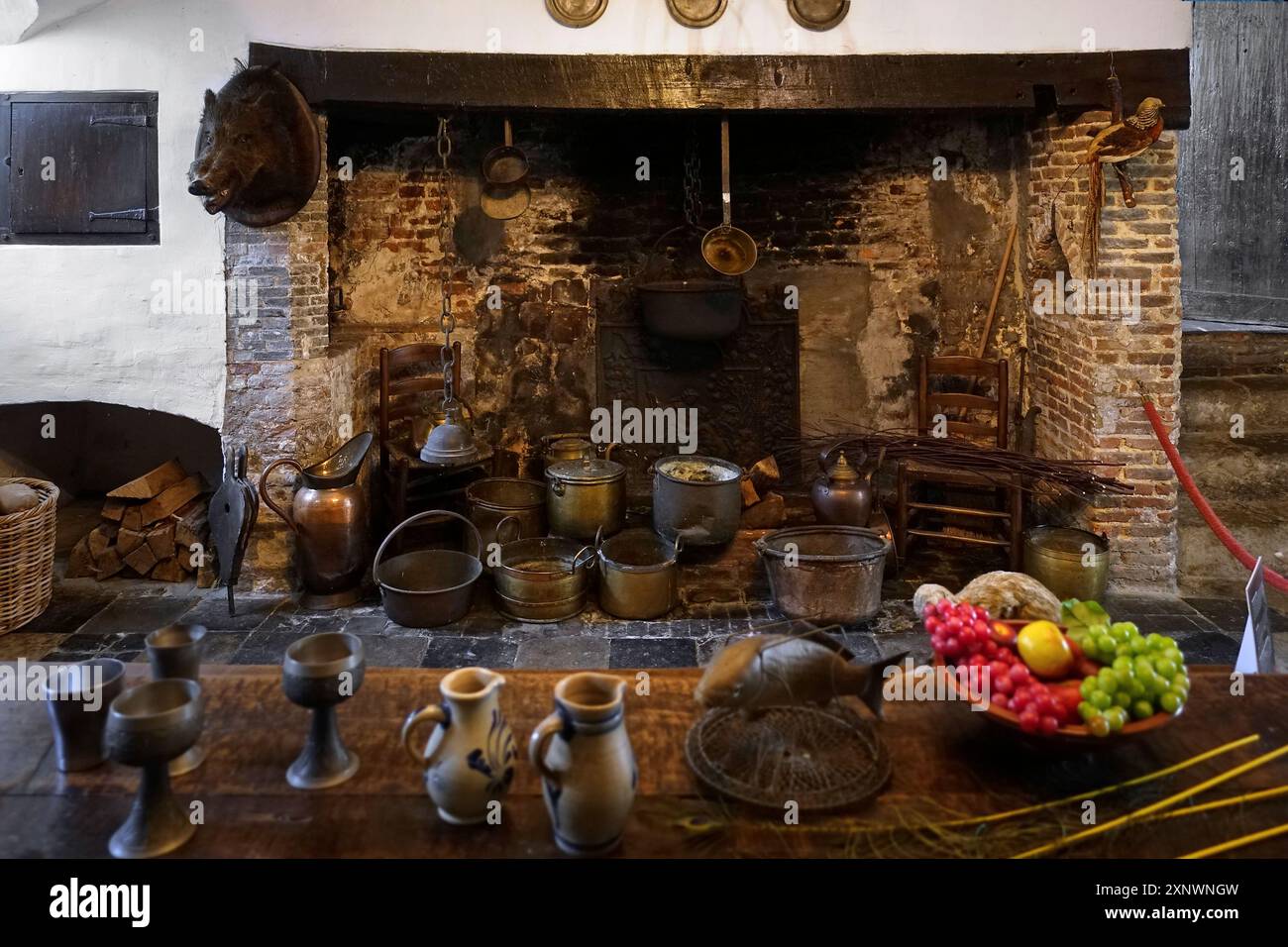 Medieval kitchen hi-res stock photography and images - Alamy