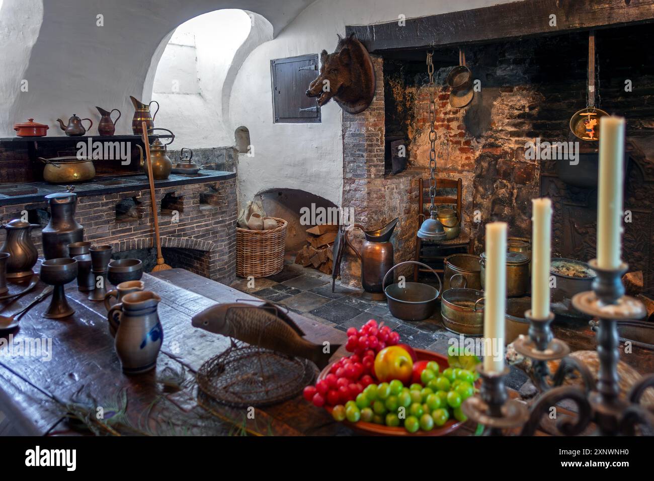 Medieval kitchen hi-res stock photography and images - Alamy