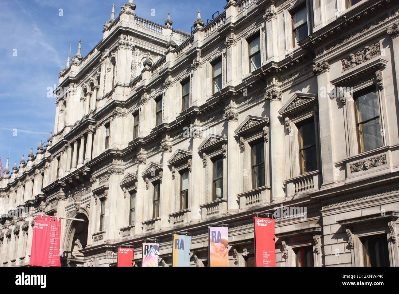 Burlington House, Piccadilly, London, England, UK Stock Photo - Alamy
