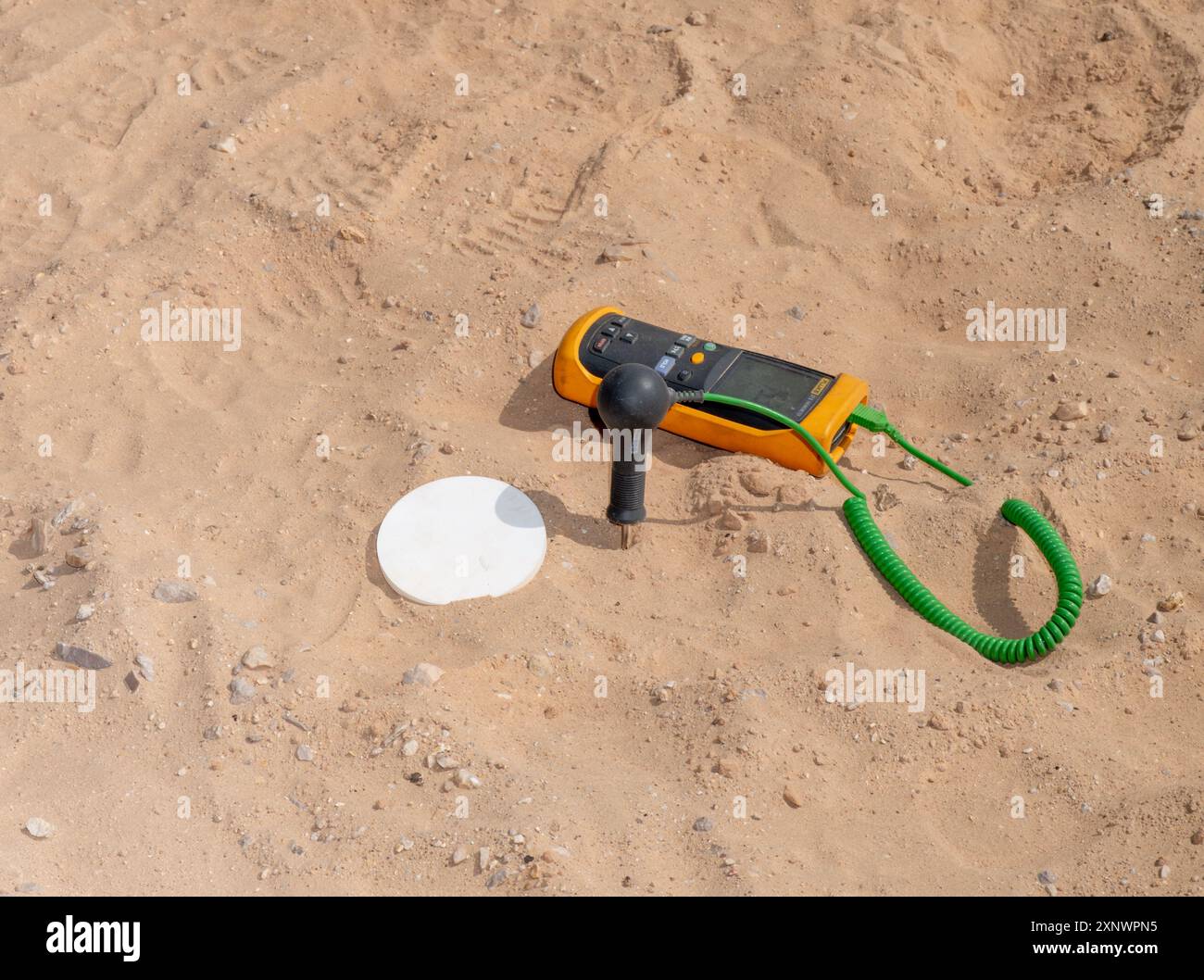 Meticulous scientific study hi-res stock photography and images - Alamy