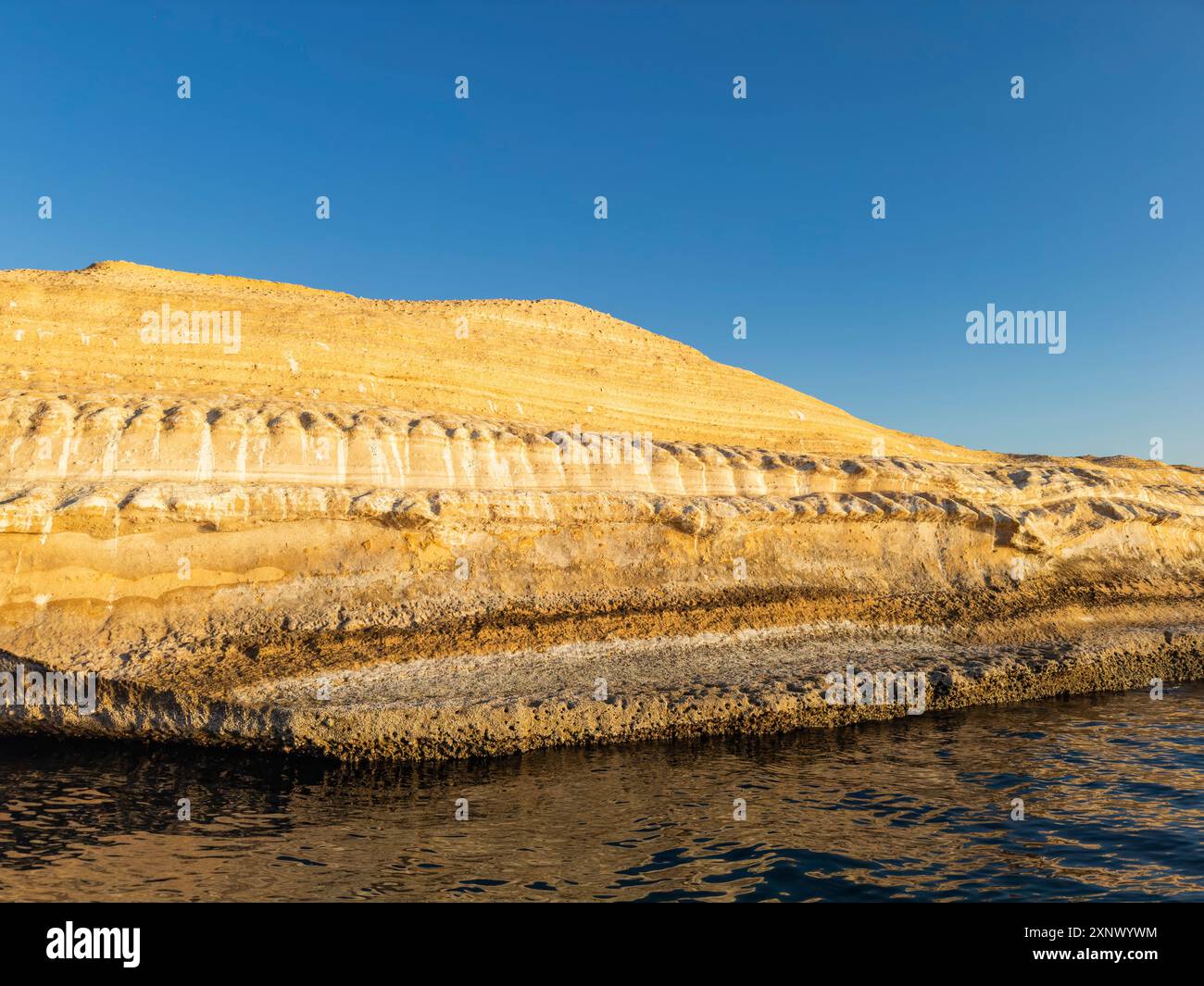 Cliff hi-res stock photography and images - Alamy