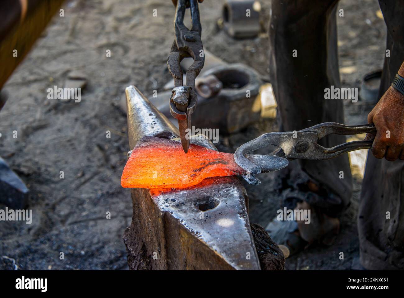Traditional forging hi-res stock photography and images - Alamy
