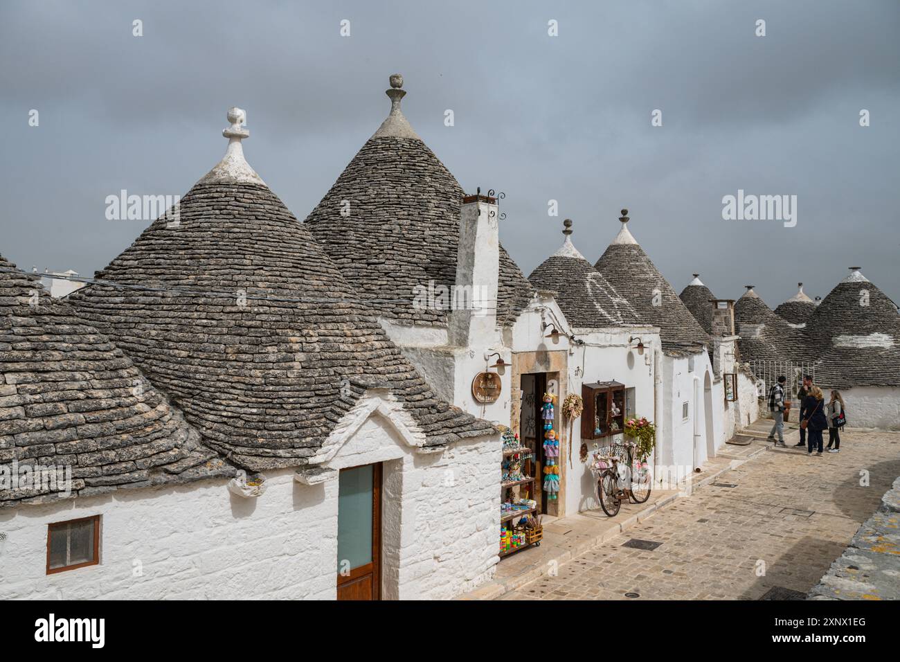 Italy apulia alberobello souvenir hi-res stock photography and images ...