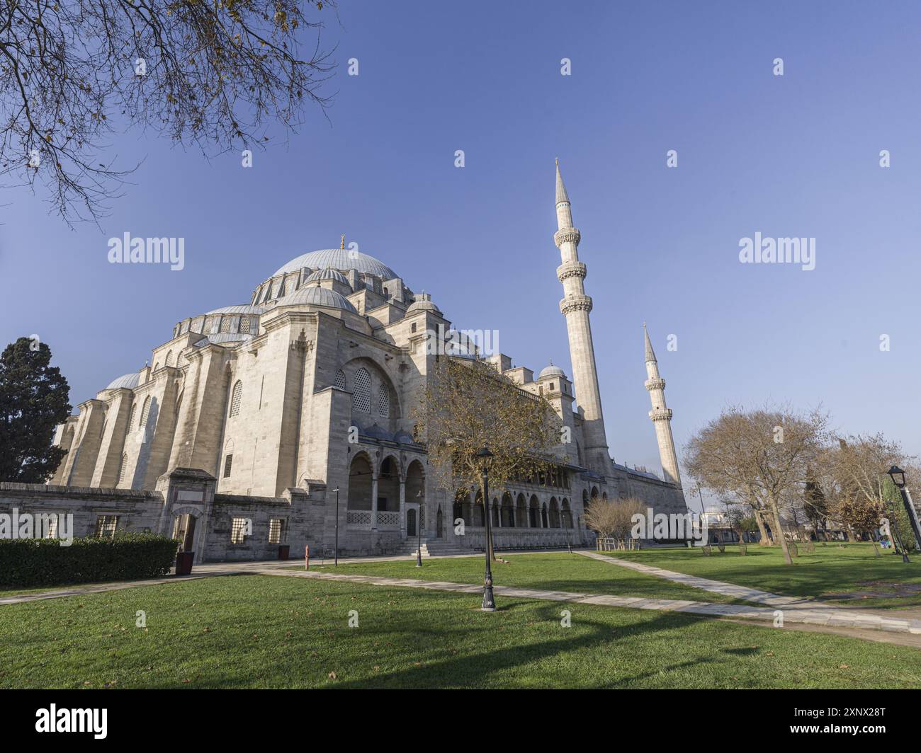 The park of Suleymaniye Mosque, UNESCO World Heritage Site, on a sunny ...