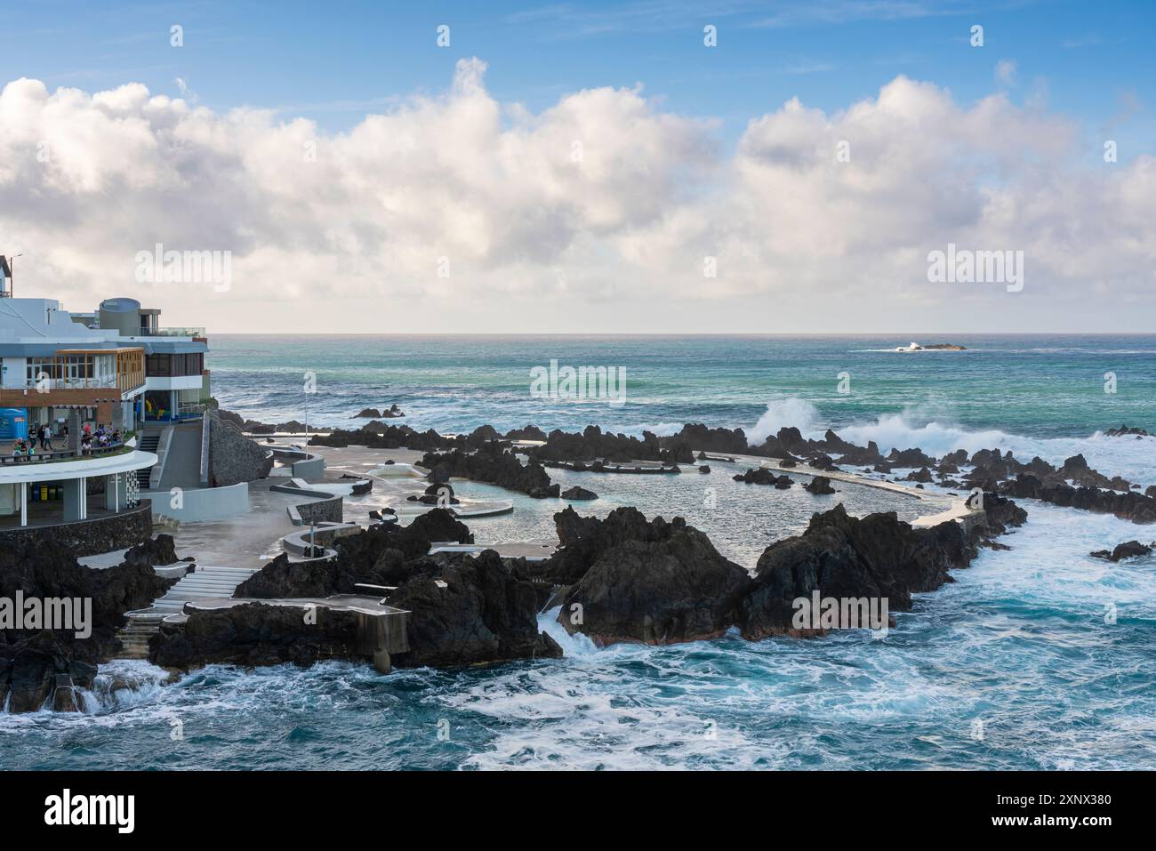 Natural swimming pools in madeira hi-res stock photography and images ...