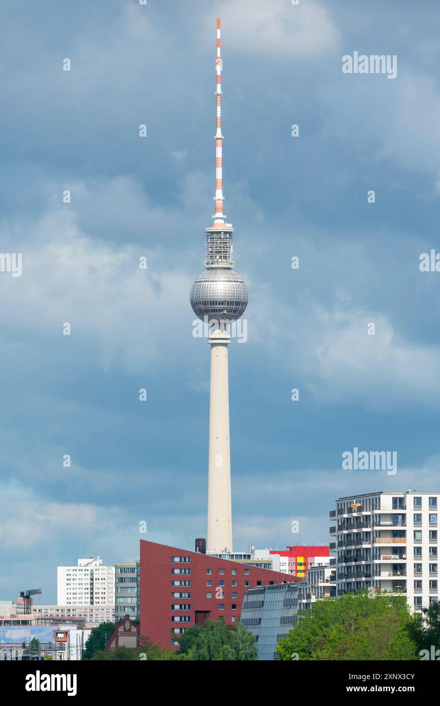 Tower tree sightseeing berlin hi-res stock photography and images - Alamy