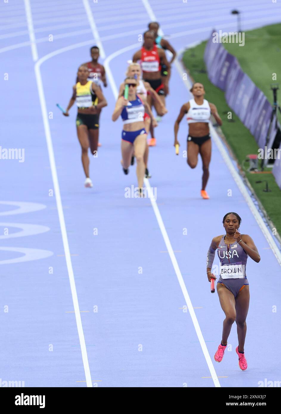Paris, France. 2nd Aug, 2024. Kaylyn Brown (front) of team USA competes ...