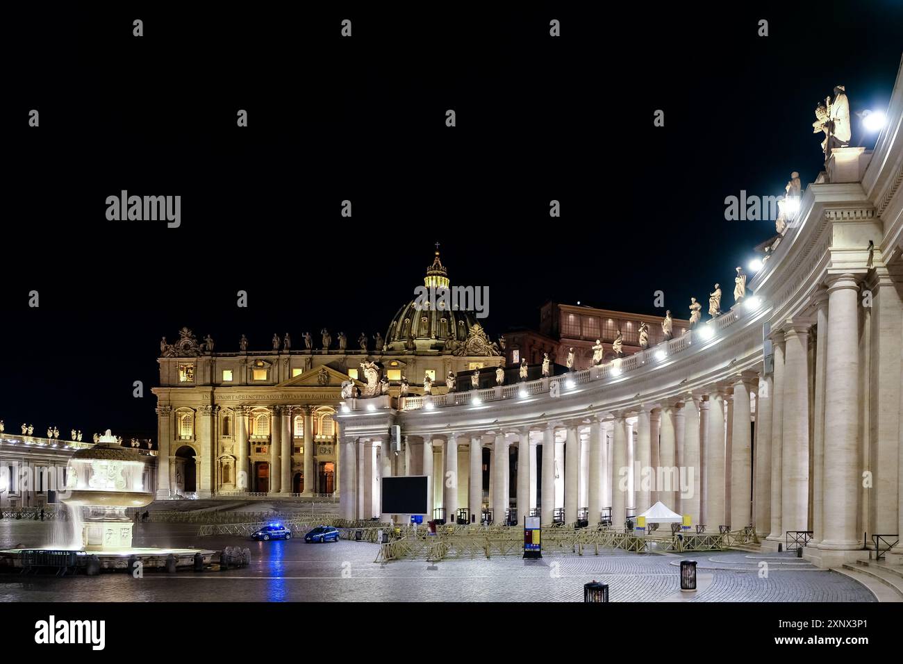 Night scene of Saint Peter's Square in Vatican City, the papal enclave ...