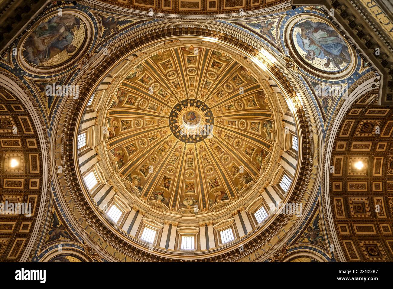 Mosaic in saint peters basilica hi-res stock photography and images - Alamy