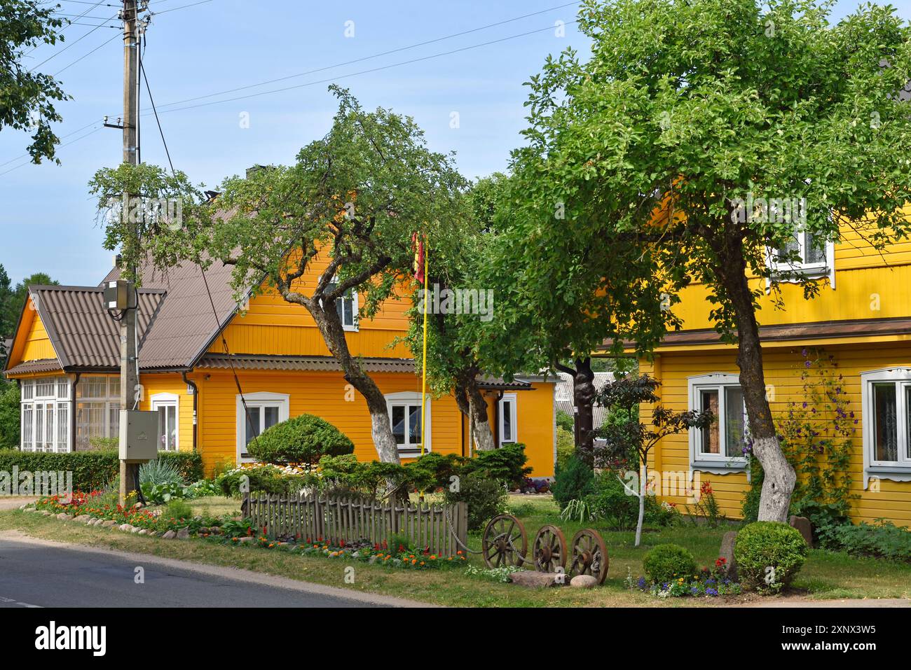 Typical residential wooden house hi-res stock photography and images ...