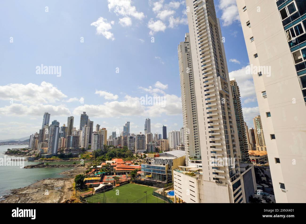Trump ocean club panama skyline hi-res stock photography and images - Alamy