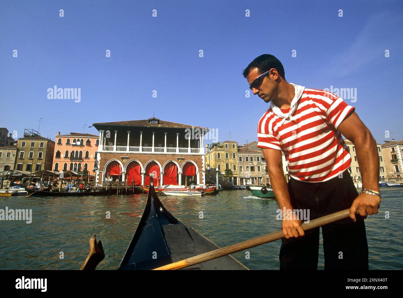 Traghetto (gondola ferry) crossing the Grand Canal to the Fish Market ...