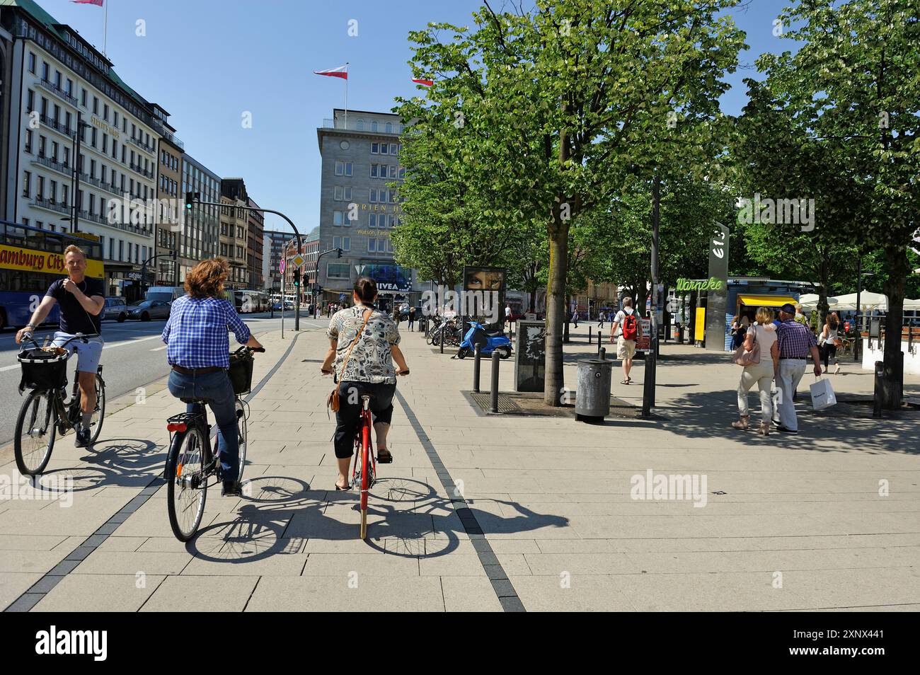 Bike infrastructure europe hi-res stock photography and images - Alamy