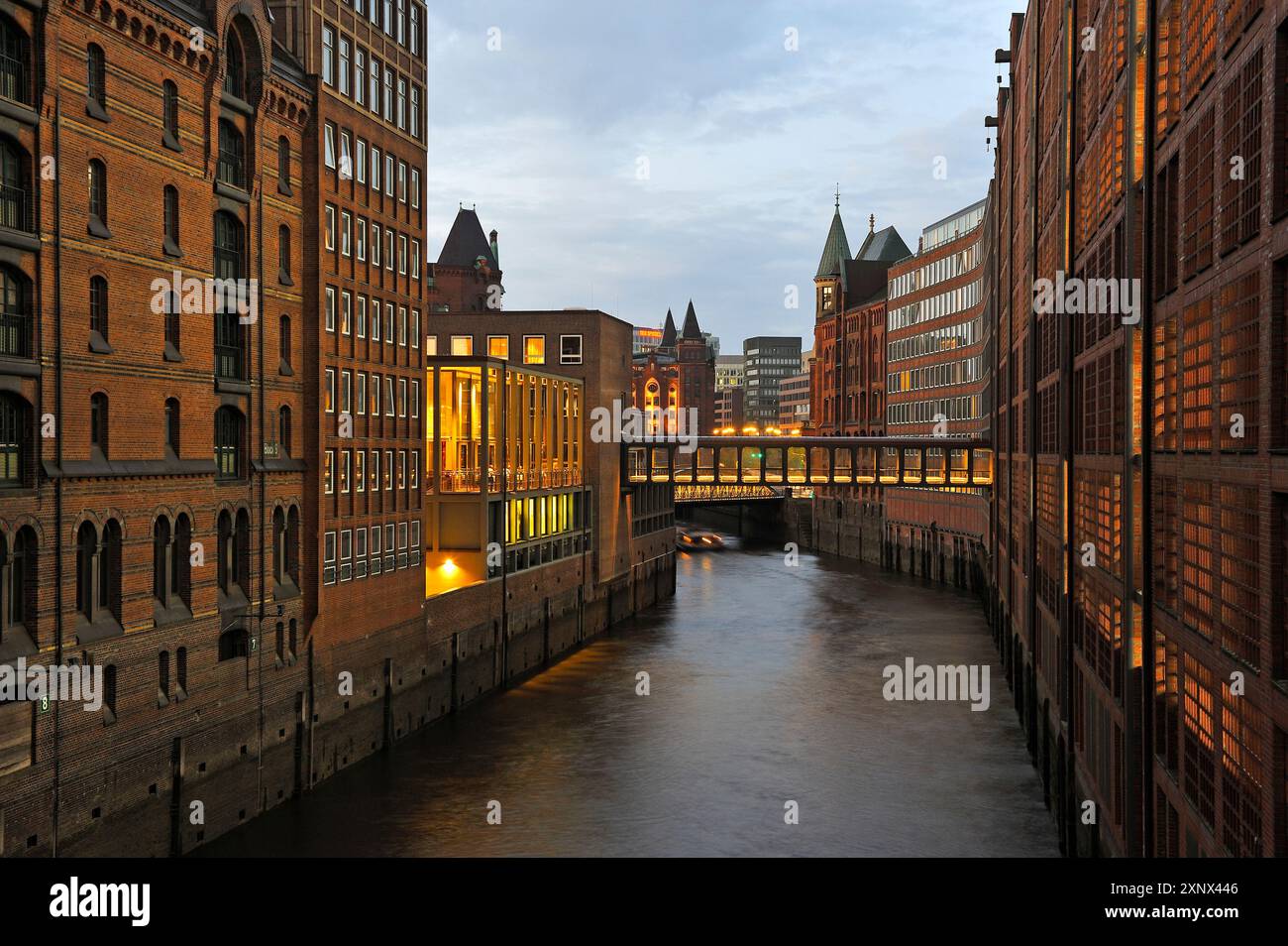 Brooksfleet canal in the Speicherstadt (City of Warehouses), HafenCity ...