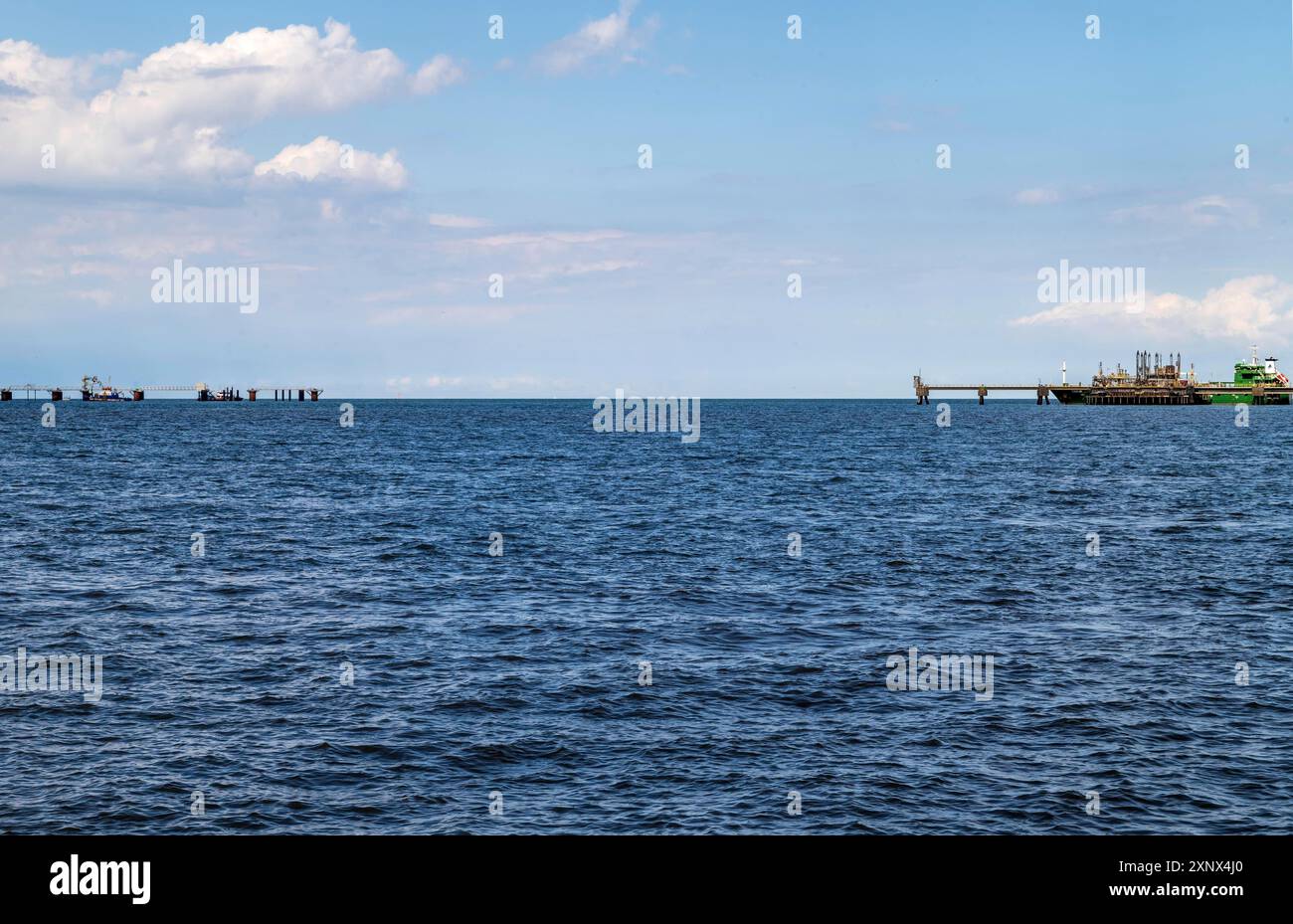 Left: Voslapper Groden handling facility, right: HES handling facility ...