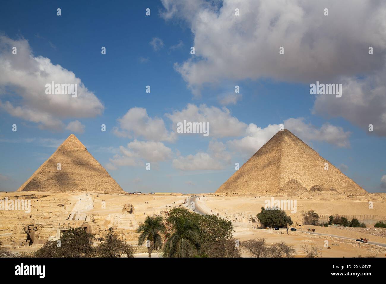 Pyramid of Khafre (Chephren) on left, Pyramid of Khufu (Cheops) on ...
