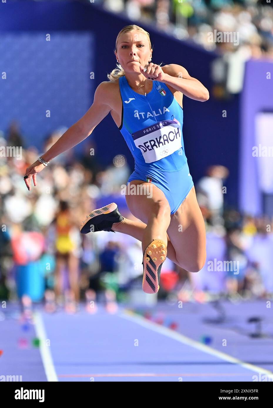 Paris, France. 2nd Aug, 2024. Dariya Derkach of Italy competes during ...