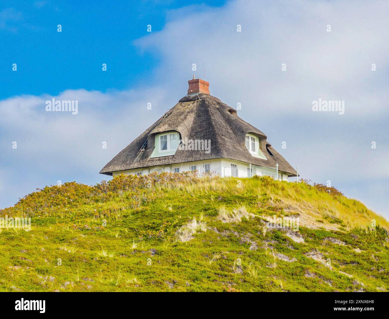 Thatched-roof house, Kersig estate, Hoernum, Sylt Stock Photo - Alamy