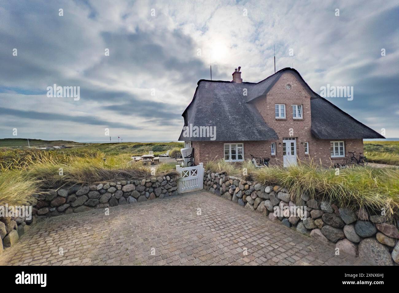Thatched-roof house, Kersig estate, Hoernum, Sylt Stock Photo - Alamy