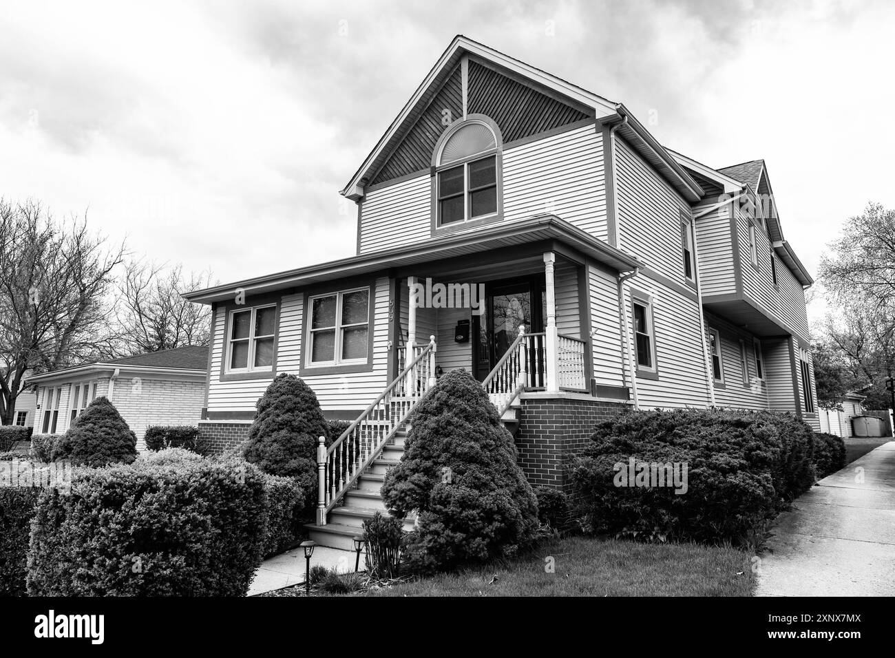 America suburbs apartment Black and White Stock Photos & Images - Alamy