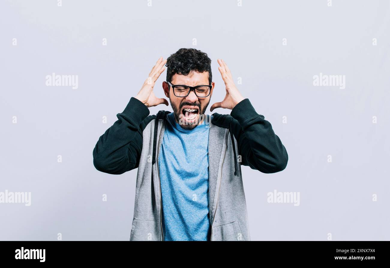 Irritated person screaming with open arms, Stressed people screaming ...