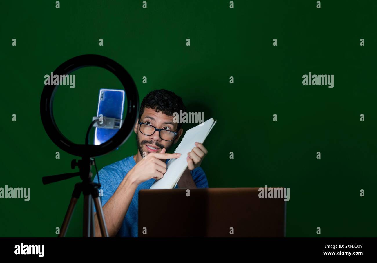 Call class hi-res stock photography and images - Alamy