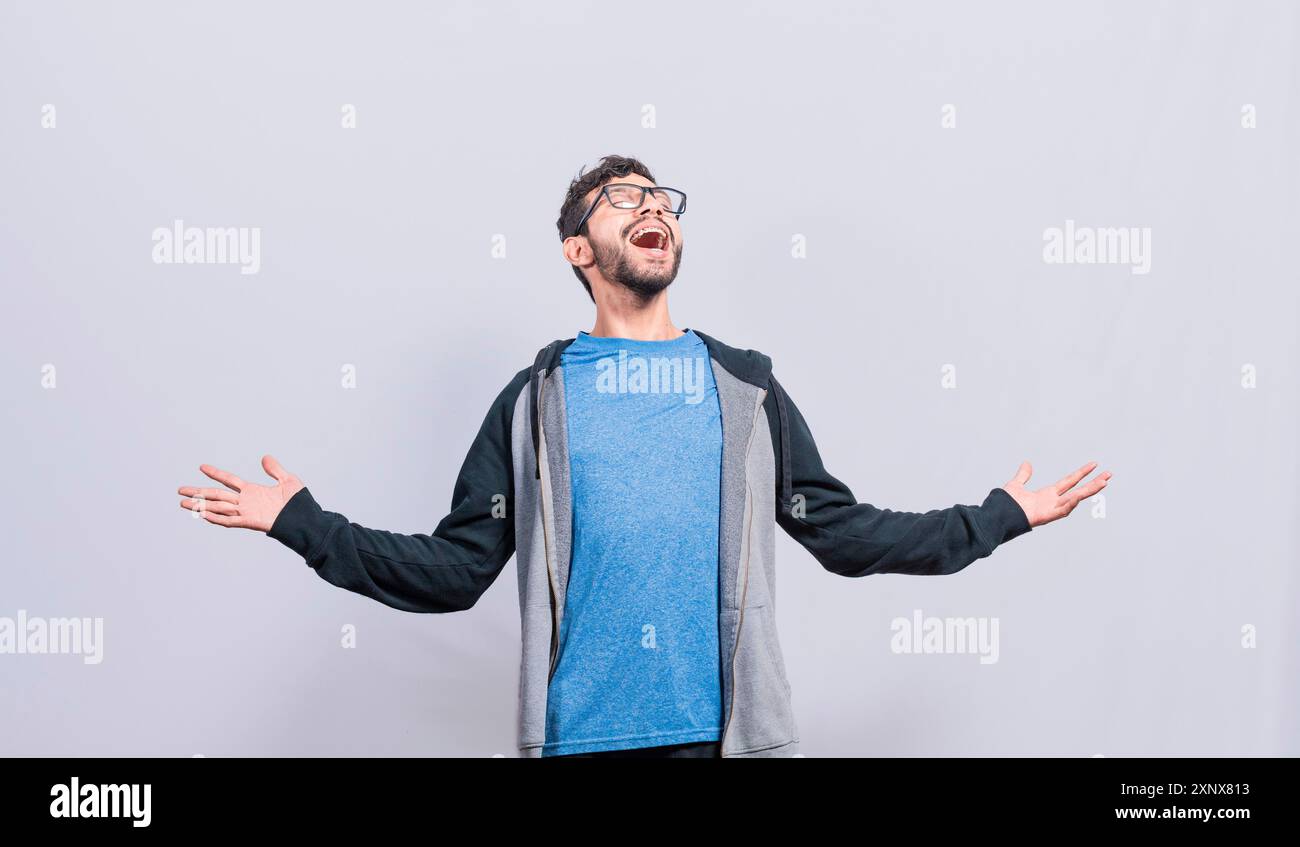 Desperate and angry person shouting with open arms, Angry people ...