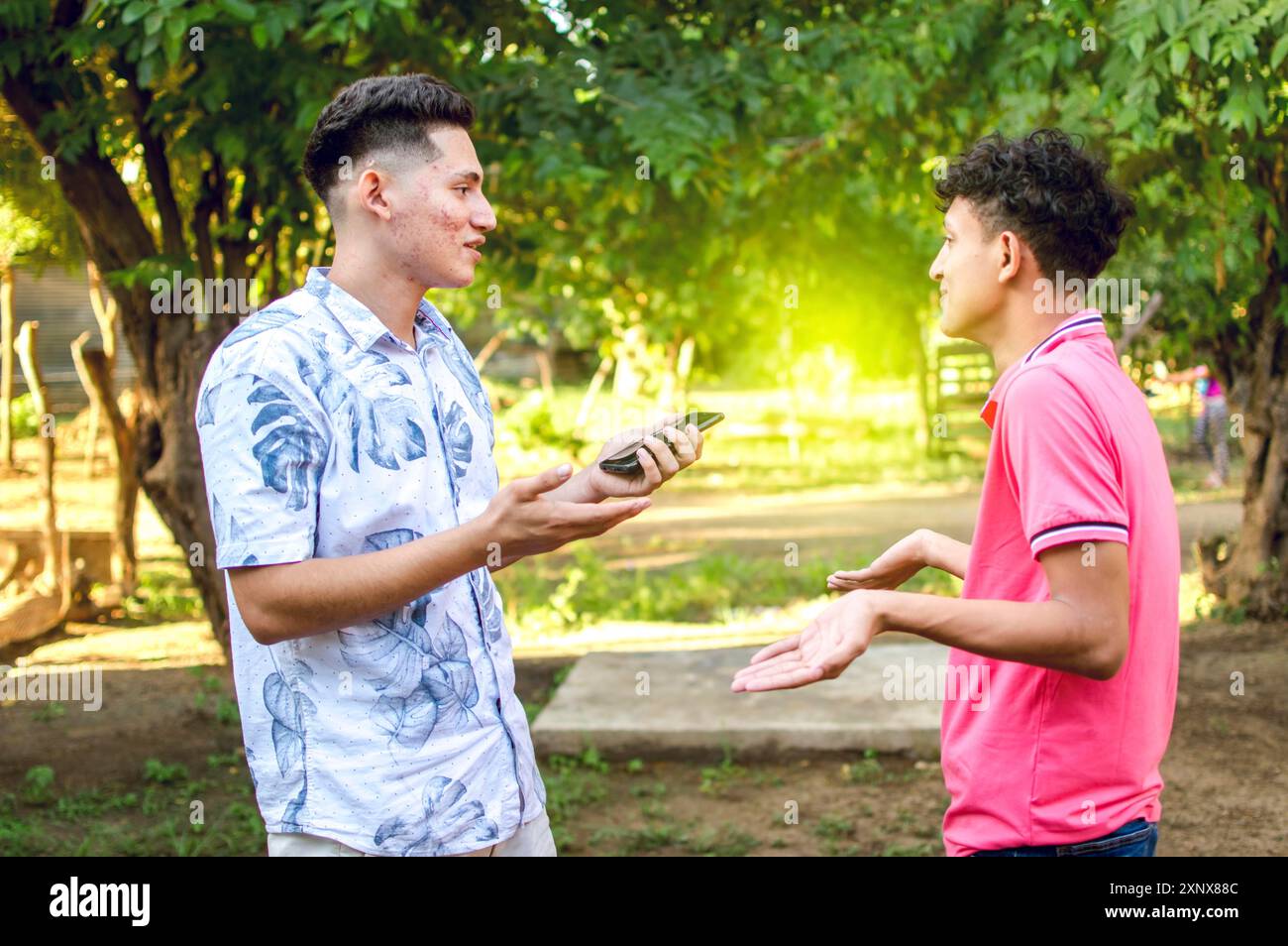 Two people arguing hi-res stock photography and images - Alamy