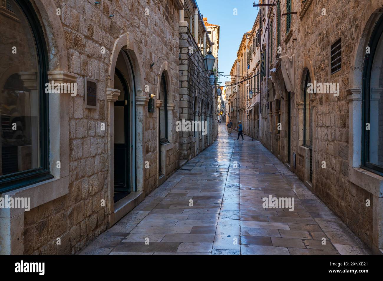 DUBROVNIK, CROATIA - JUNE 29, 2024: Famous narrow alley of Dubrovnik ...
