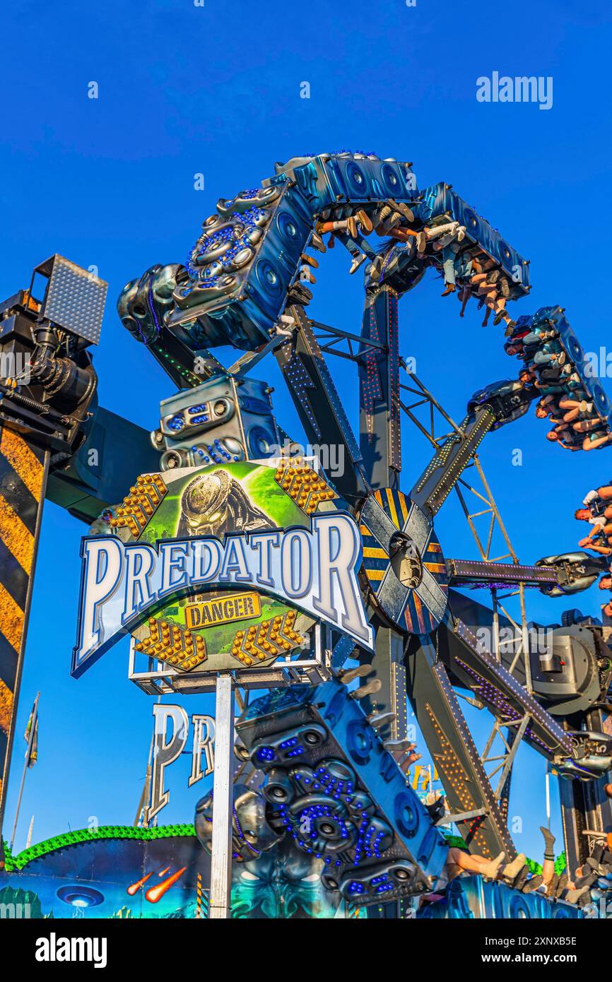 Predator overhead ride in motion, Oktoberfest, Festwiese ...