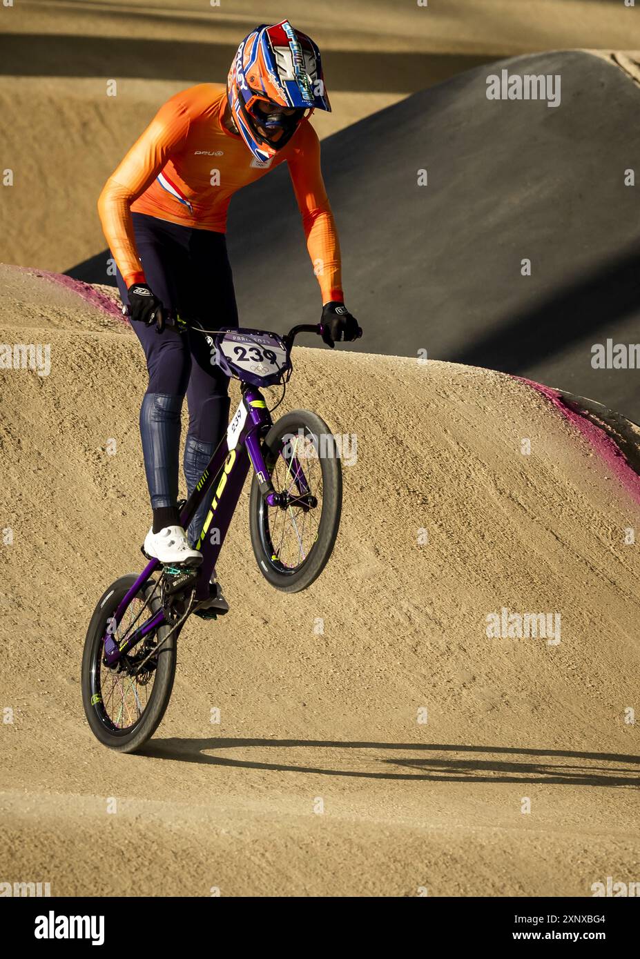 PARIS - Jaymio Brink in action during the BMX finals at the Olympic ...