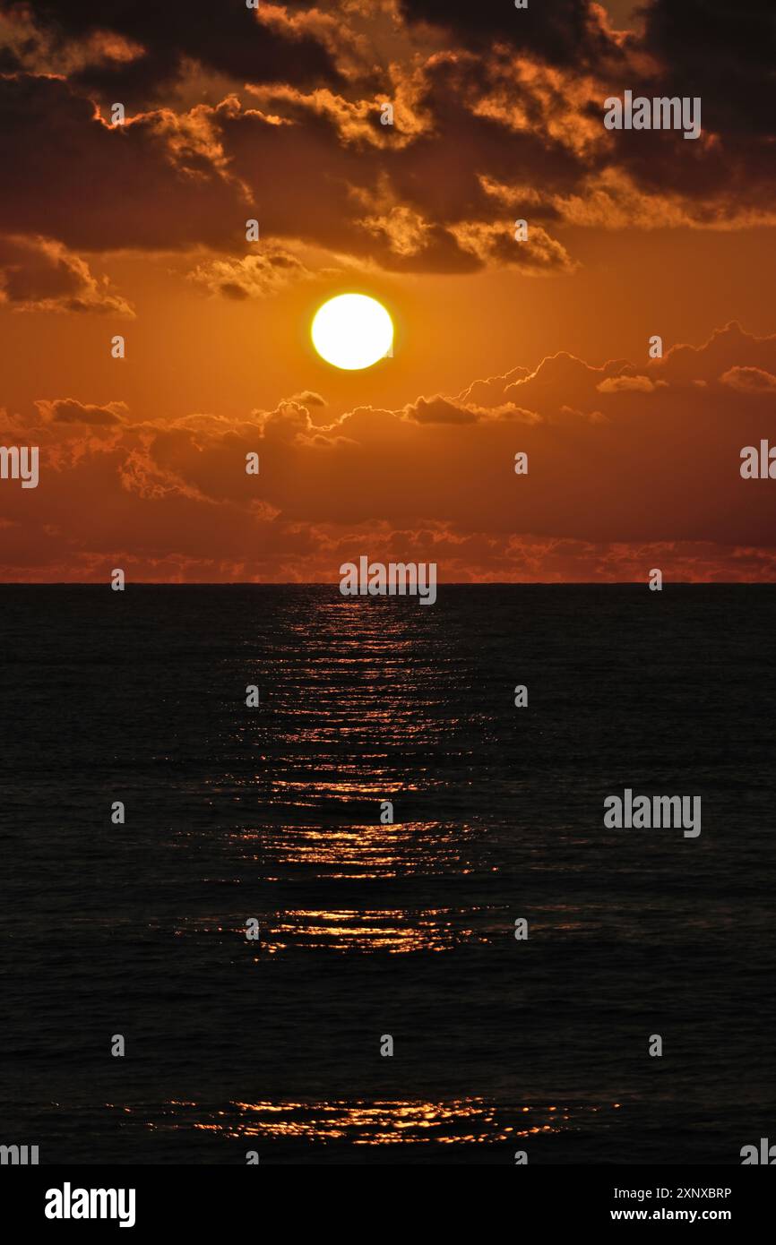 Beautiful sunset over nature scenery hi-res stock photography and ...