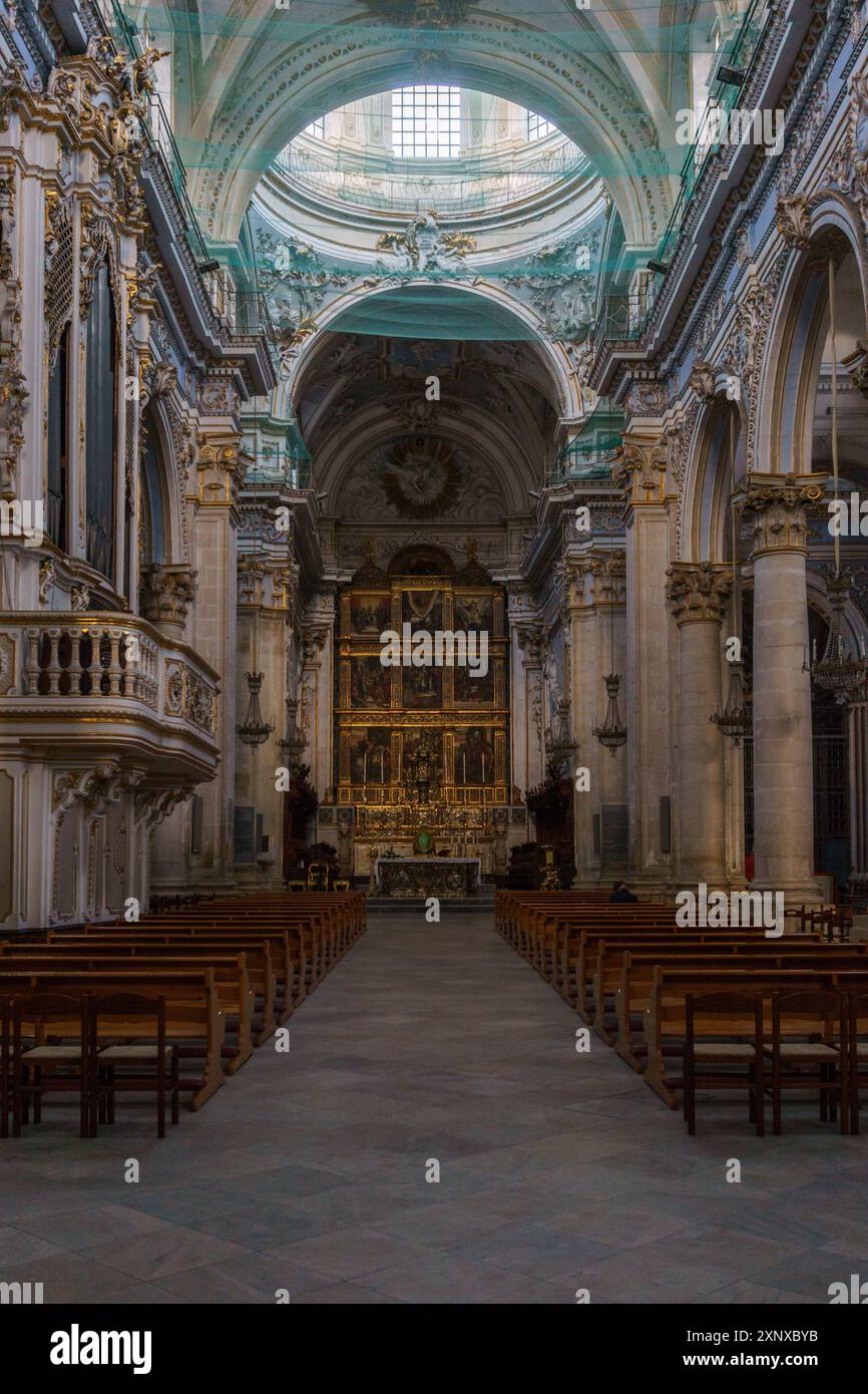 Interior duomo san giorgio hi-res stock photography and images - Alamy
