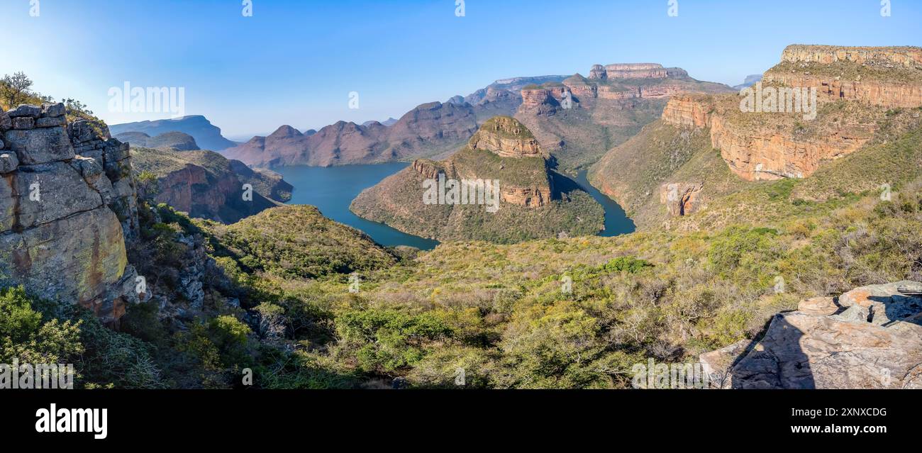 Panorama, Blyde River Canyon loop with Three Rondawels peak, view of ...