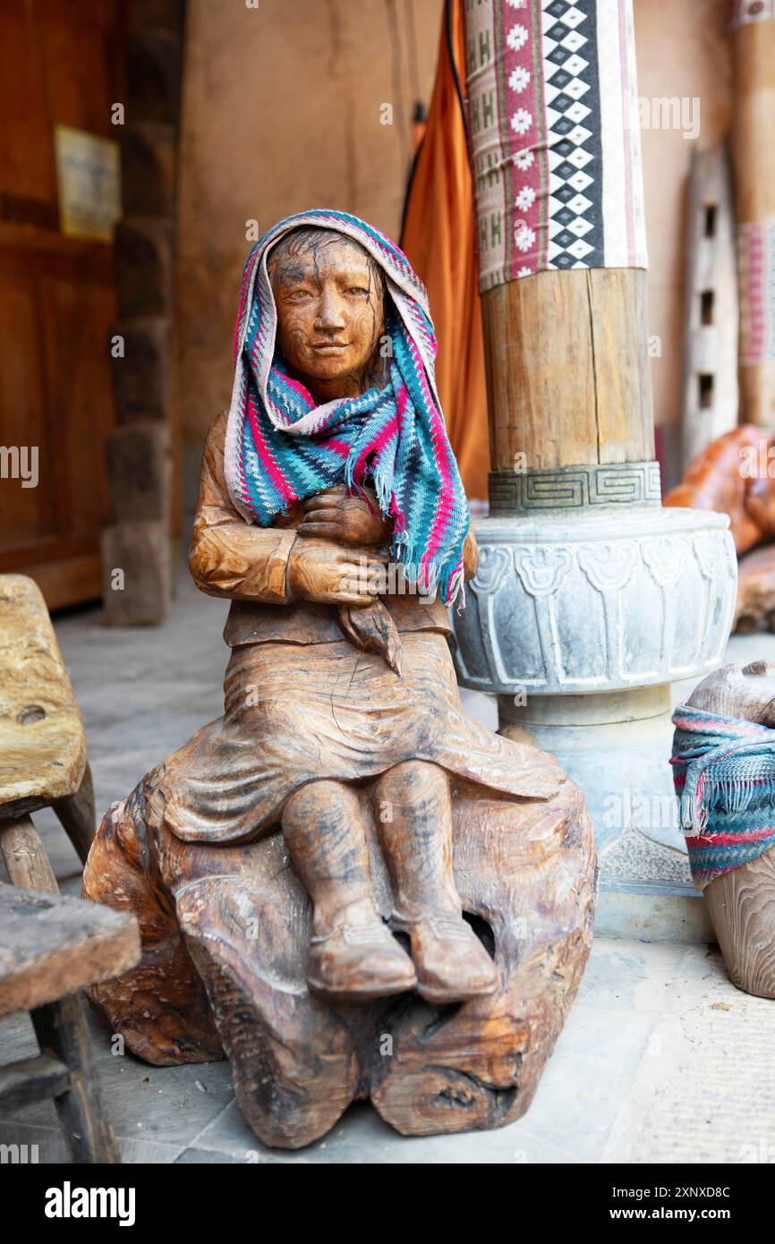 Wood carving figure, Pa Vi Hmong Cultural Village, Meo Vac, Ha Giang ...