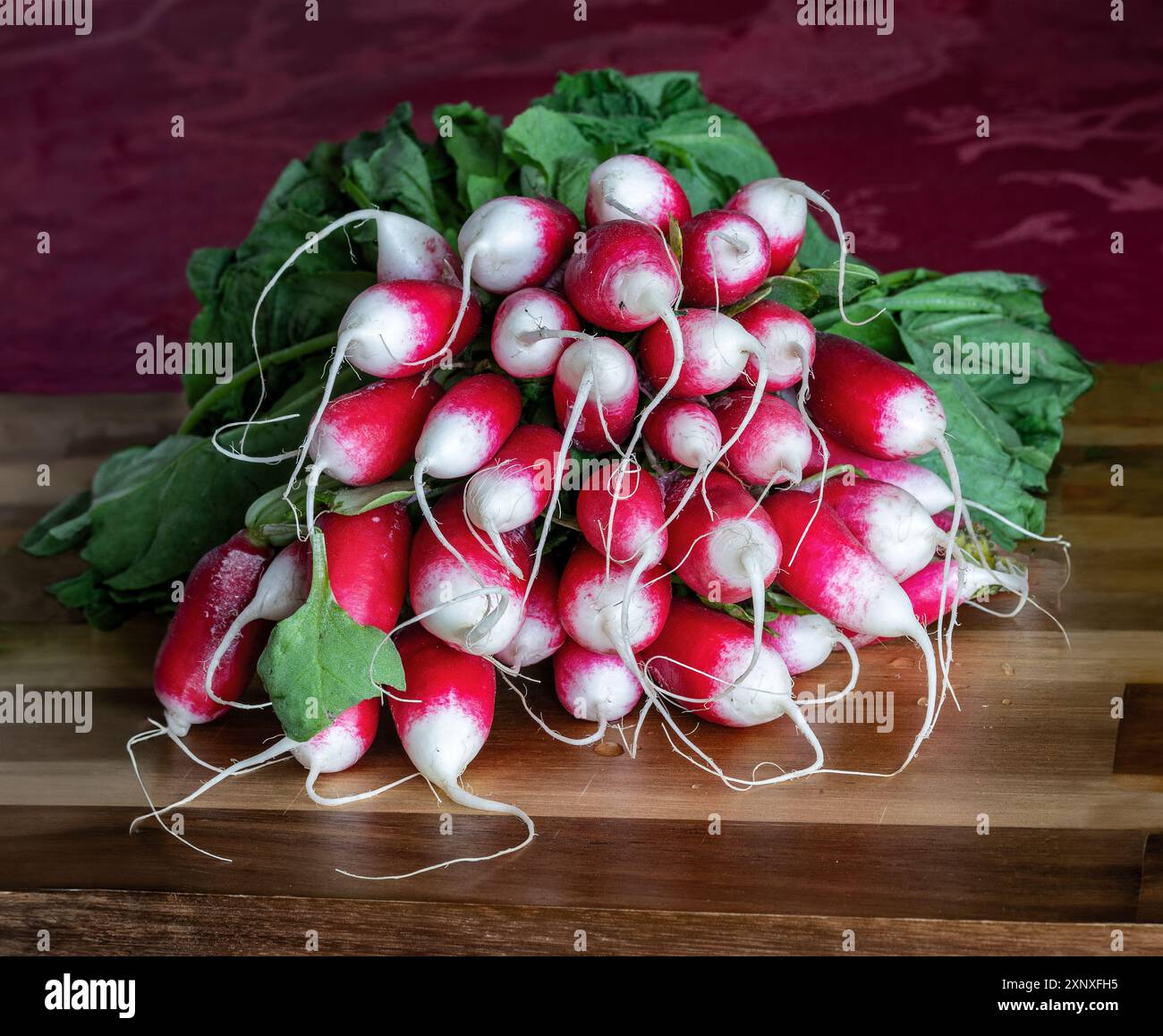 Racines de radis hi-res stock photography and images - Alamy