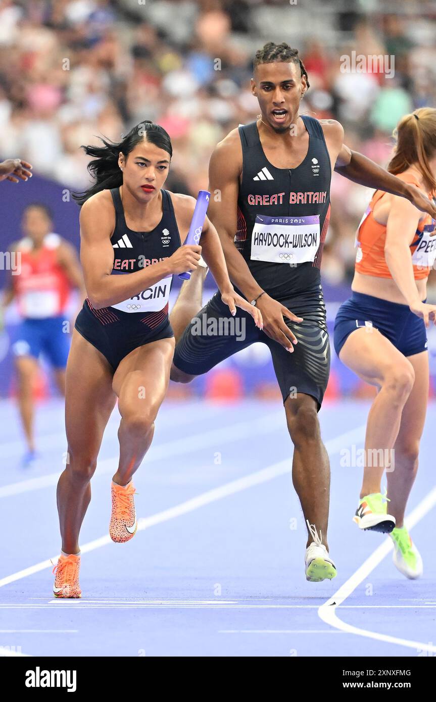 Paris, France. 2nd Aug, 2024. Nicole Yeargin (front) and Alex Haydock ...
