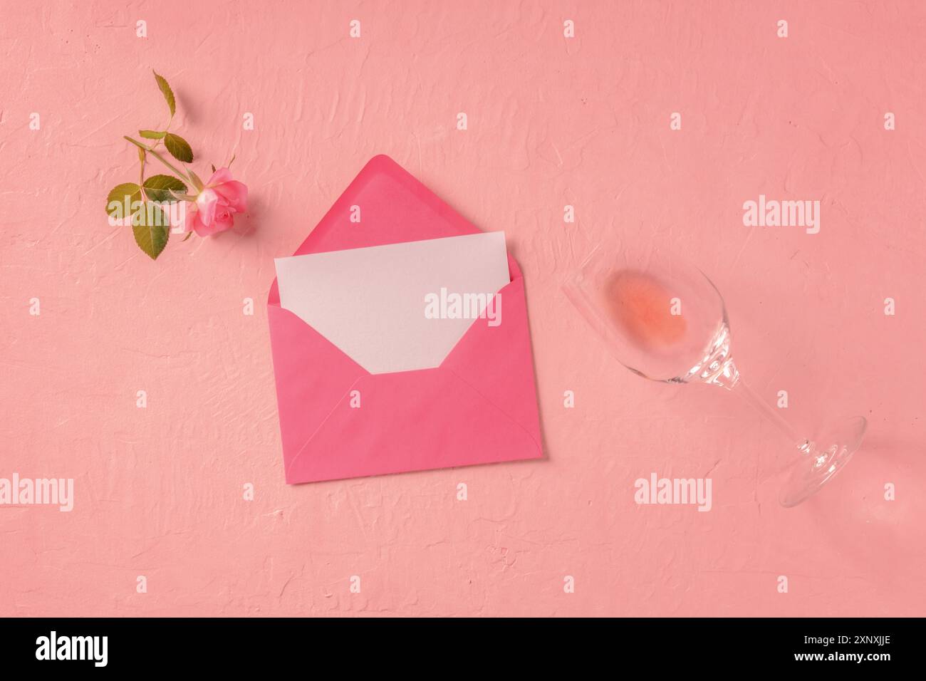 Letter of outline hi-res stock photography and images - Alamy