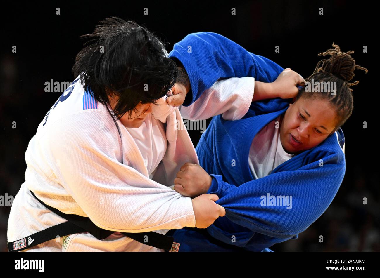 Paris, France. 2nd Aug, 2024. Kim Hayun (L) of South Korea competes ...