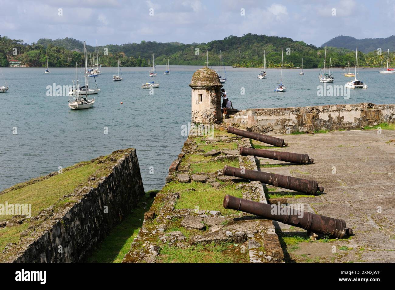 Battery and ruins of the fort of Portobelo, UNESCO World Heritage Site ...