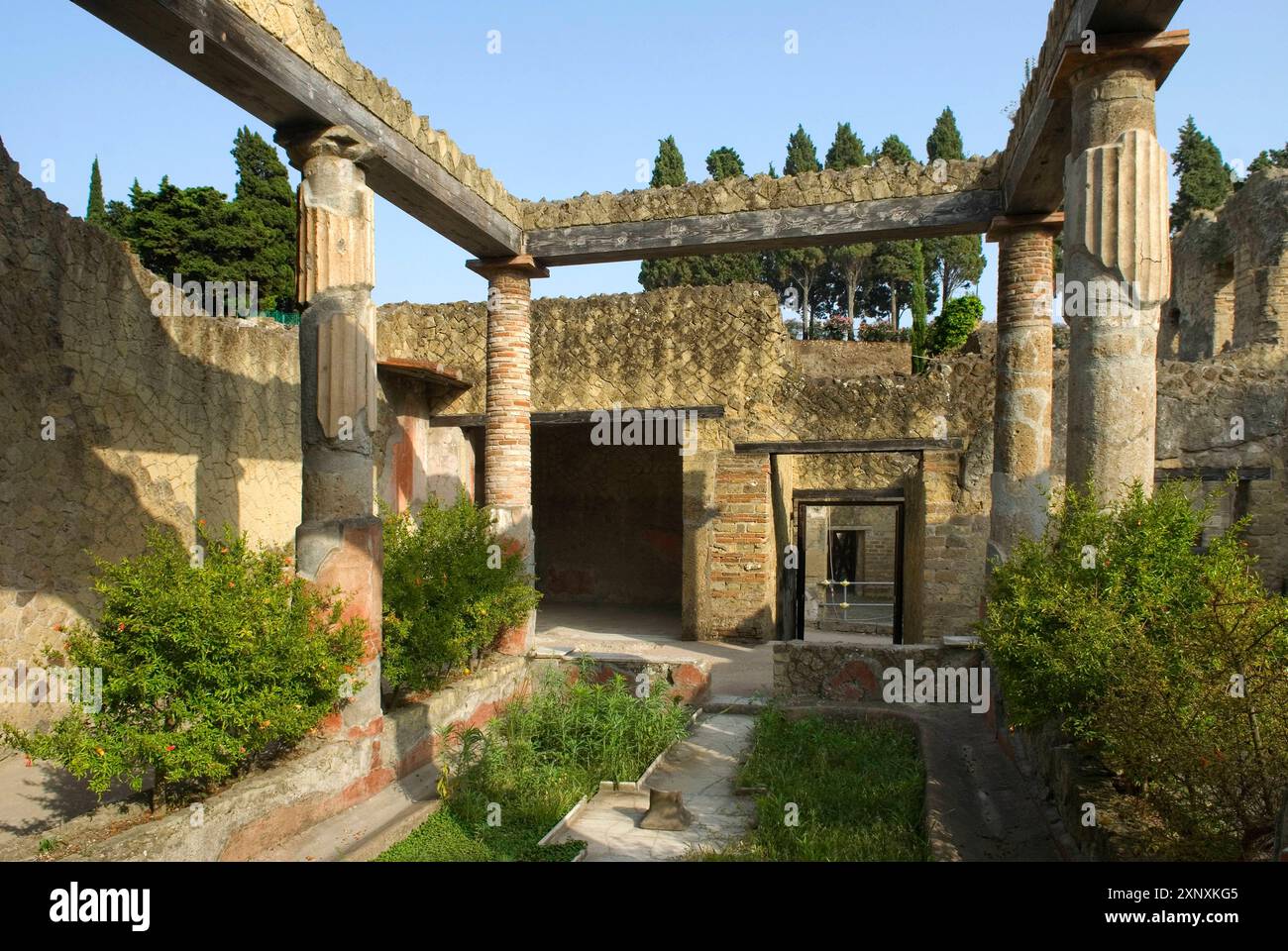 Casa dell Atrio Corinzio ouse of the Corinthian Atrium, archaeological ...