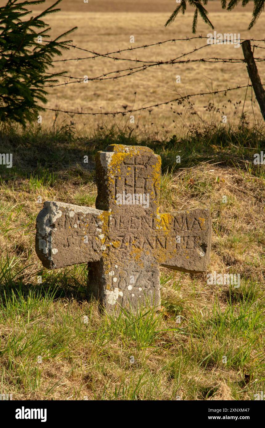 Age burial site hi-res stock photography and images - Alamy